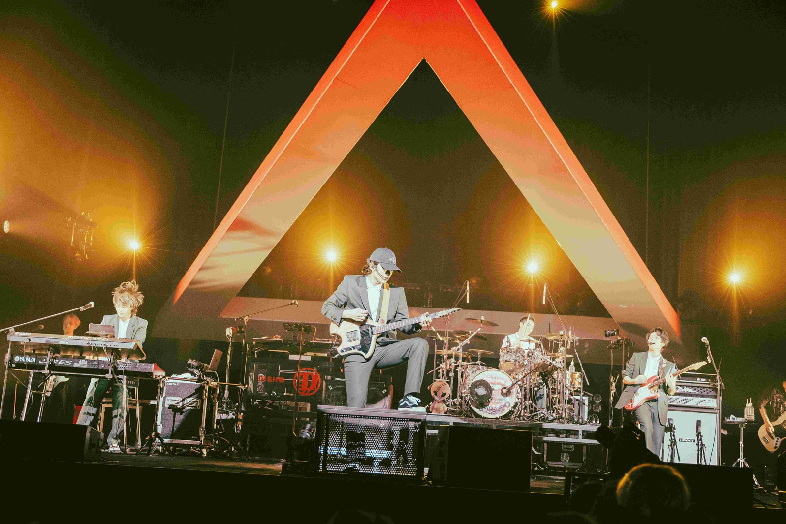 DISH//、ホールツアー完走 “SNS投稿の種明かし”EPリリース＆年末アリーナライブ発表 - モデルプレス