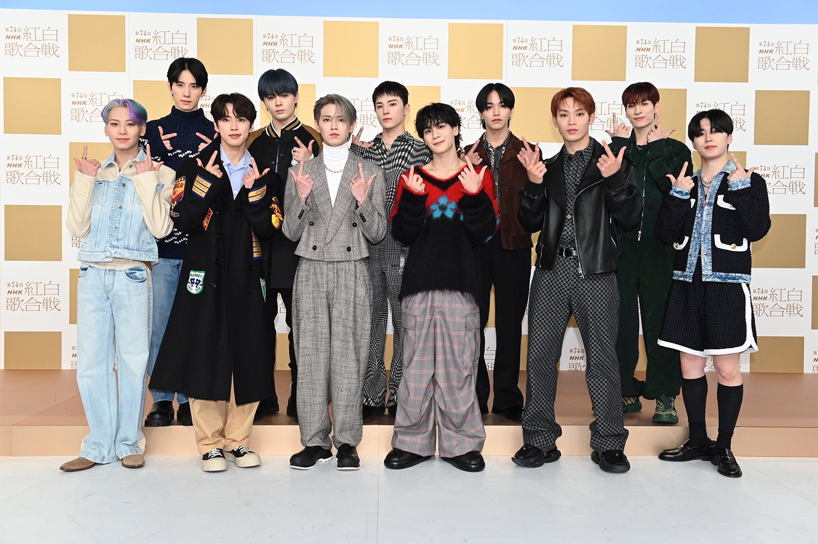 ＜紅白本番＞JO1、白組トップバッターでSEVENTEEN＆LE SSERAFIMらと仲良く盛り上げ 大平祥生＆HONG EUNCHAEは2ショットでポーズ - モデルプレス