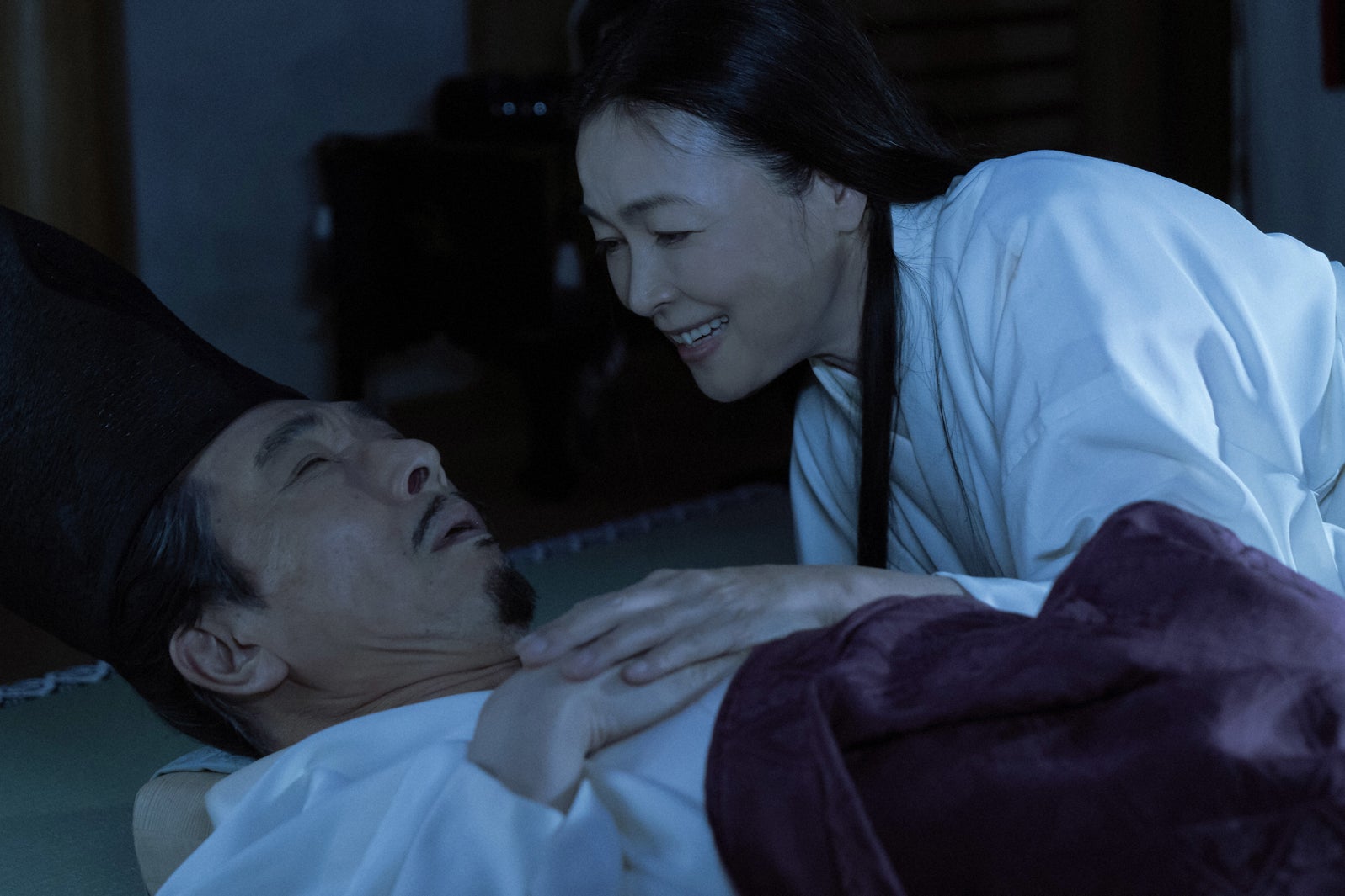 画像2135 「光る君へ」花山天皇（本郷奏多）、寵愛したよし子（井上咲楽）の“形見”に反響「緊縛プレイの」 モデルプレス 