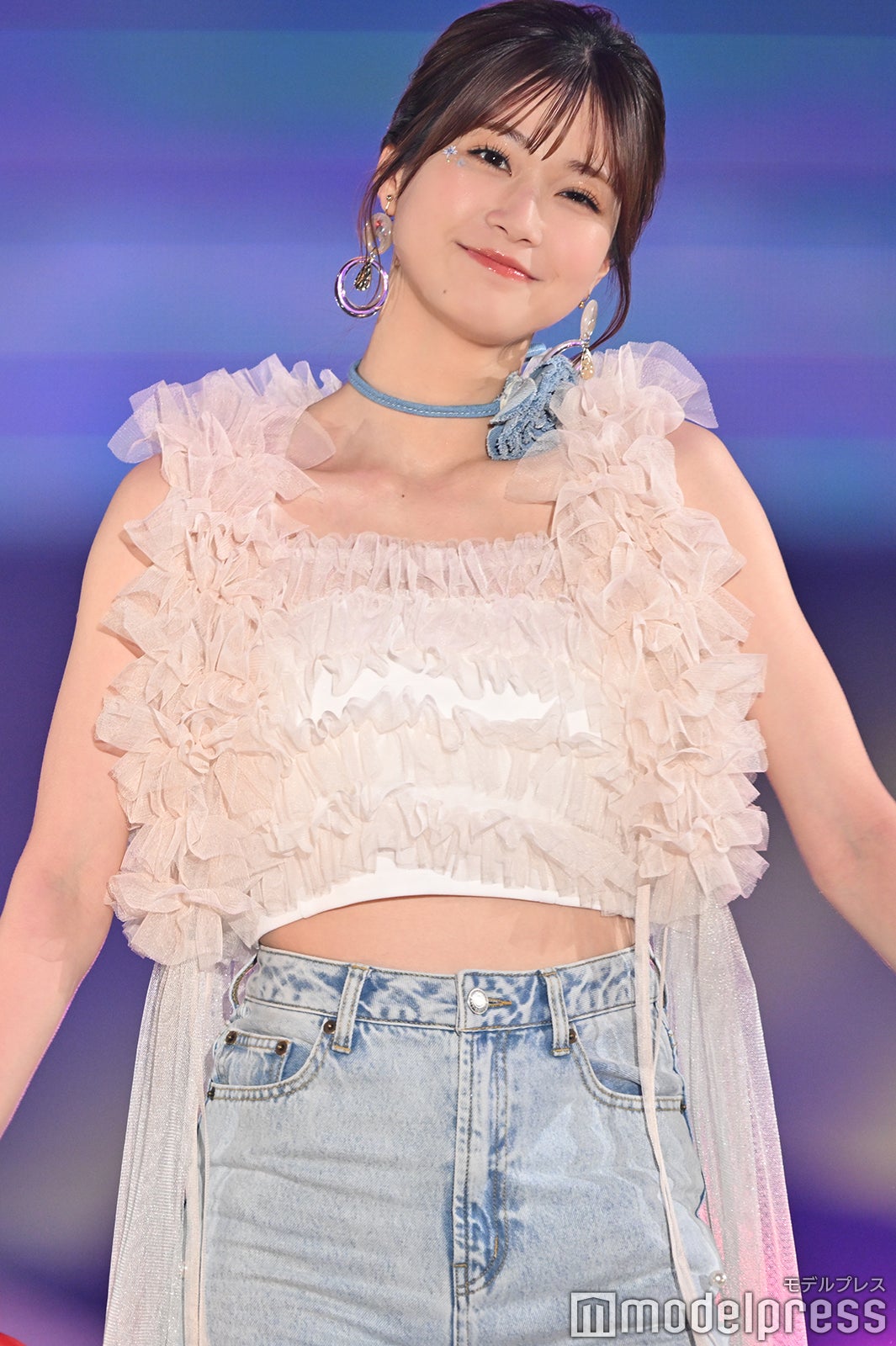 画像4 7 生見愛瑠、ウエストちら見せ チュールフリルで華やかに【girlsaward 2024 S/s】 モデルプレス