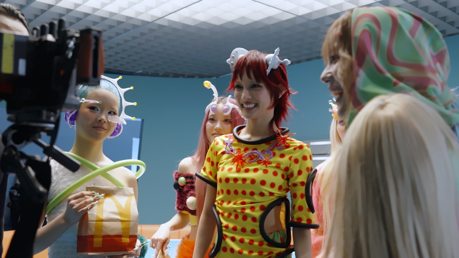 (画像10/12) XG、初のTVCM出演 マクドナルドで個性的な宇宙人スタイル - モデルプレス