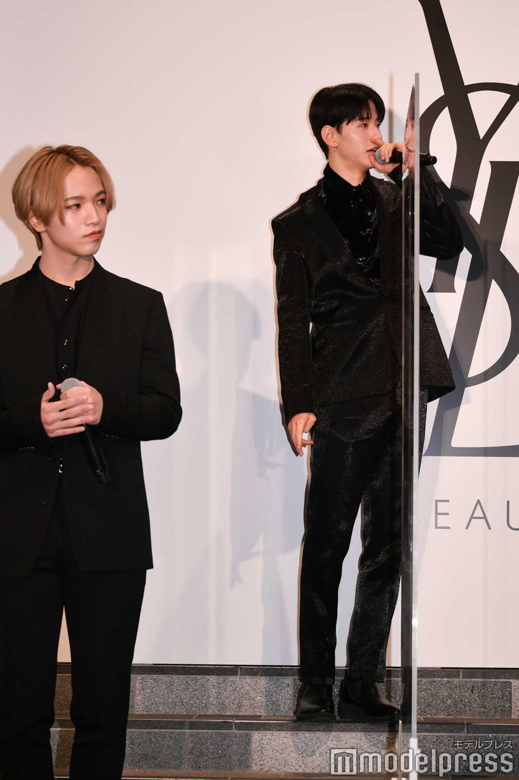 (画像25/91) JO1「YSL」とパートナーシップ締結 黒スーツ姿で登壇 - モデルプレス