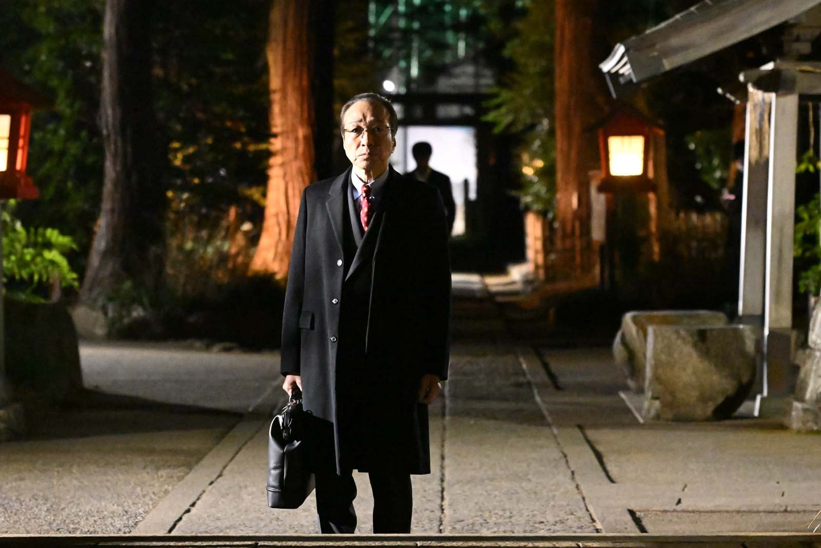 (画像12/36) 松坂桃李「VIVANT」4話でついに登場 乃木（堺雅人）の正体＆2人の関係性に視聴者驚愕「ずっと騙されてた」「頭追いつかない」 - モデルプレス