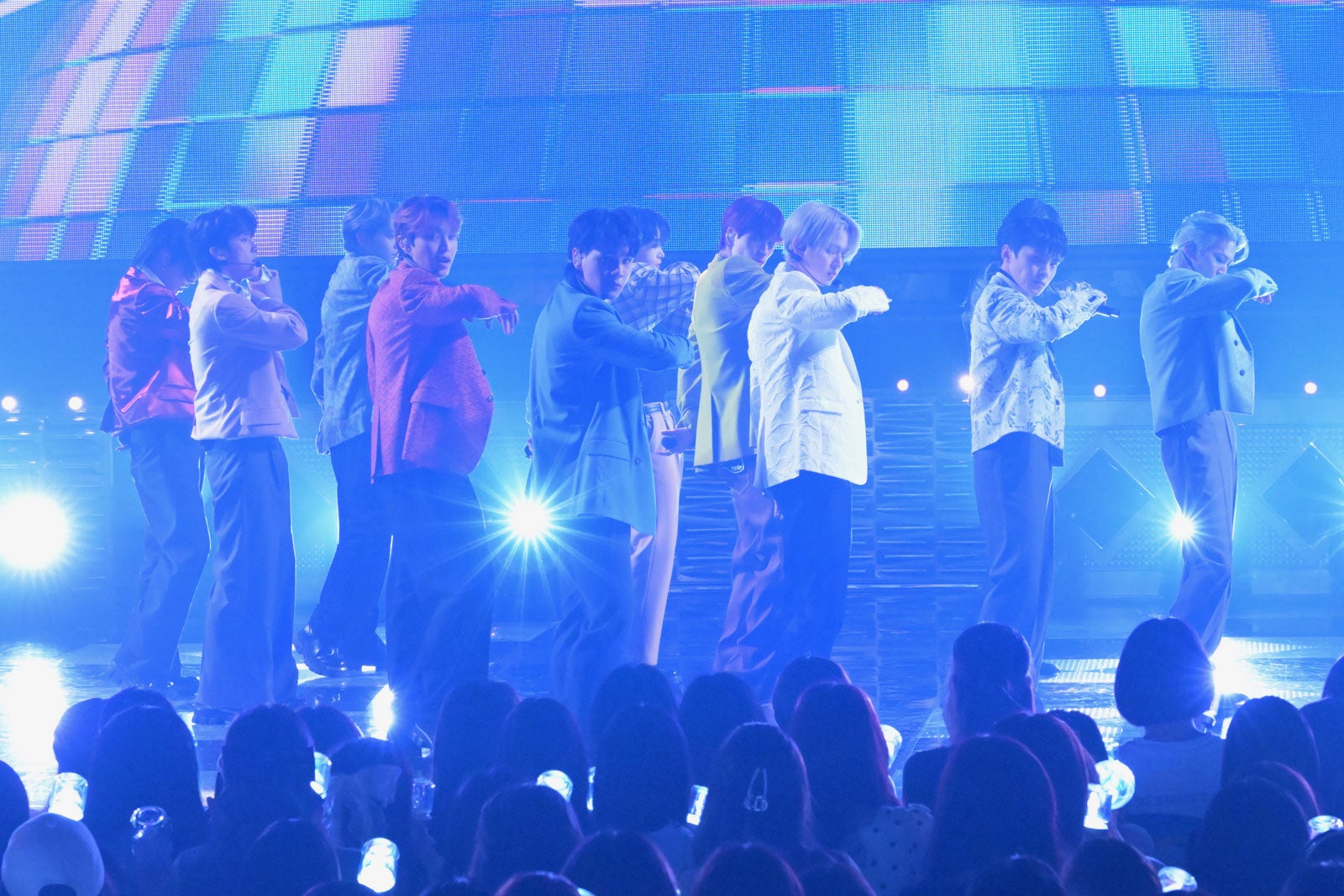 (画像4/11) JO1、ファン300人の前で秘蔵写真公開 デビュー5年間を振り返る【PRODUCE JO1 LOVE OF LIVE】 - モデルプレス